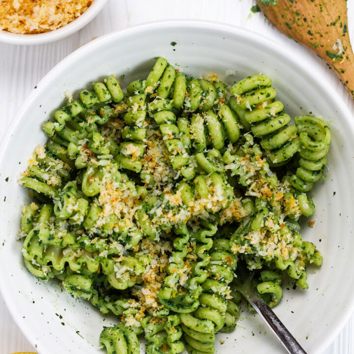 Green Pasta with Spinach Sauce - Knife and Soul
