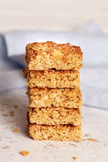 Easy All Butter Golden Syrup Oat Flapjacks - Knife and Soul