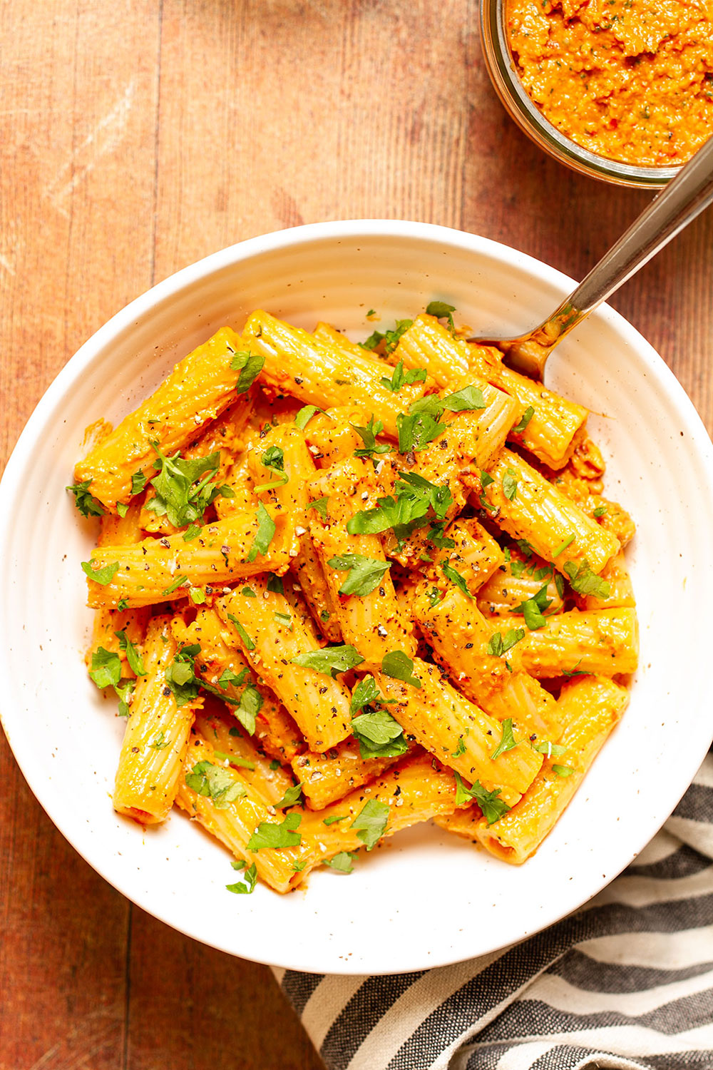 Sun-dried Tomato Red Pesto Pasta (pesto rosso) - Knife and Soul