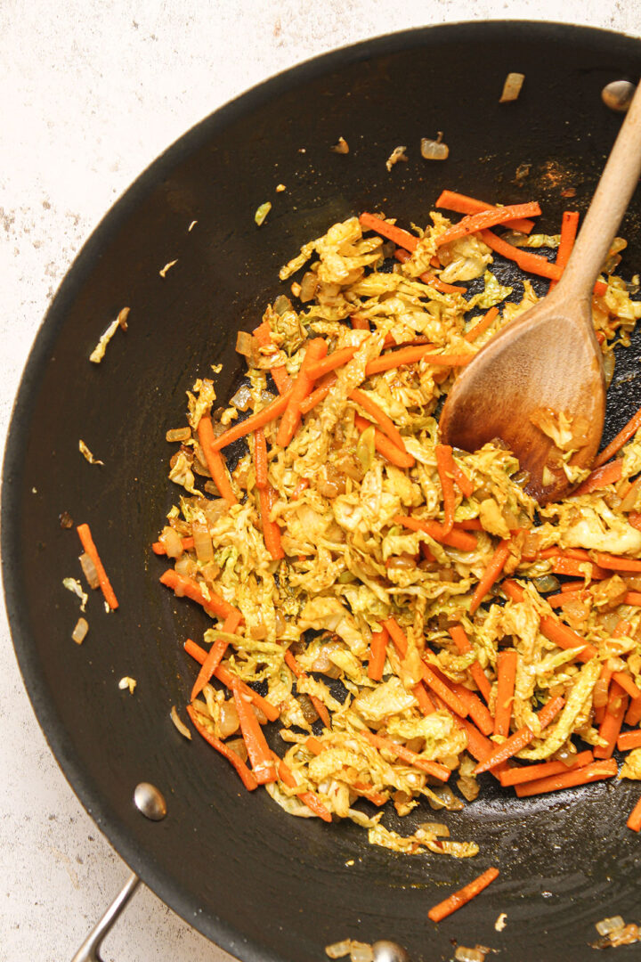 Singapore Chow Mein (Singapore Noodles) - Knife and Soul