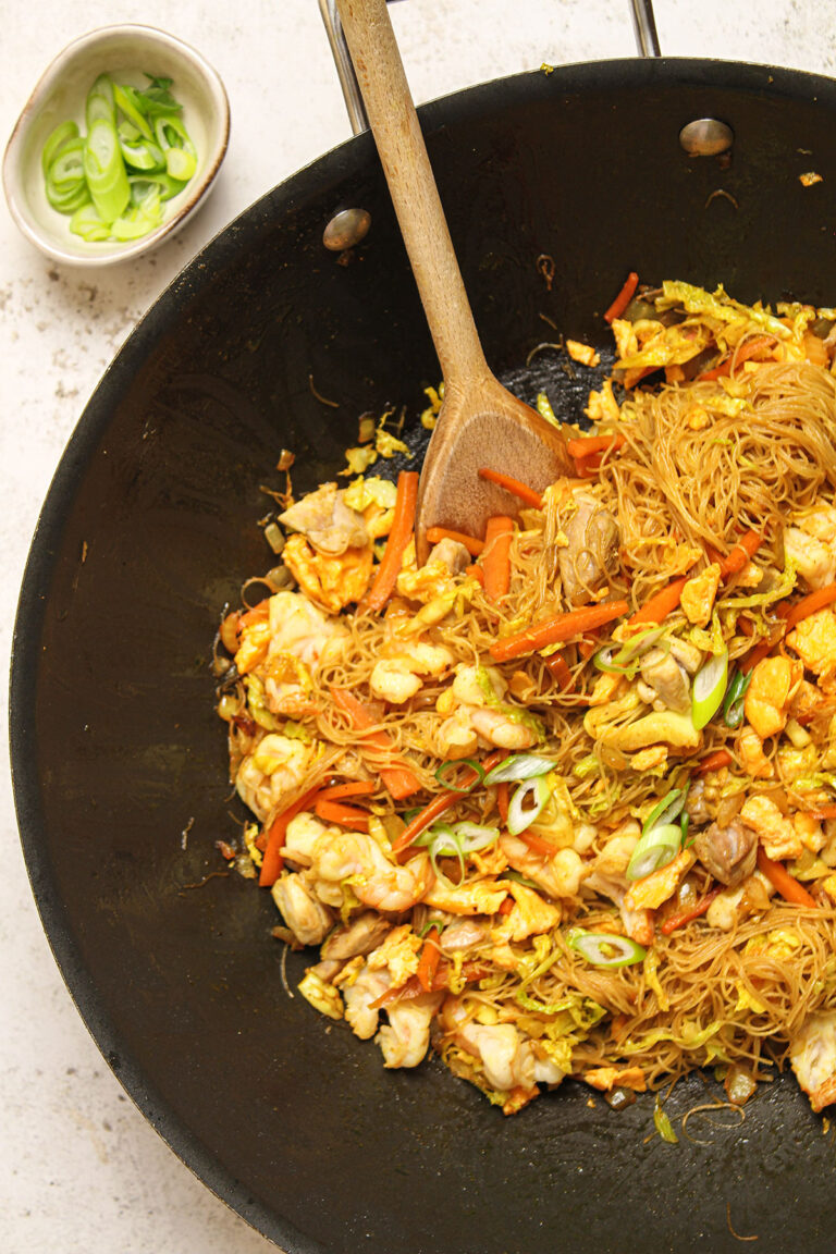 Singapore Chow Mein (Singapore Noodles) - Knife and Soul