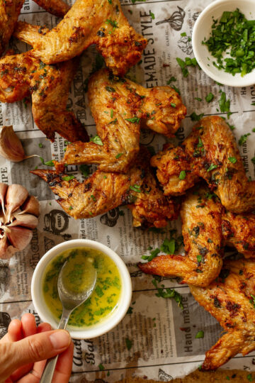 Garlic Butter Chicken Wings (oven baked and super crispy) - Knife and Soul