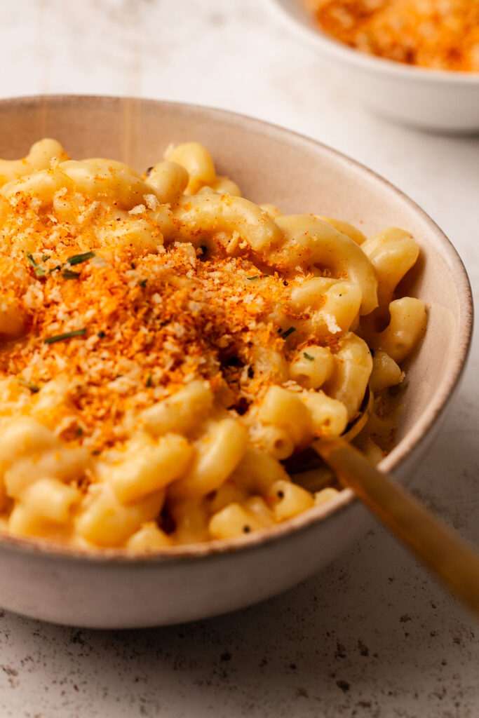 No bake Stovetop Mac and Cheese with Crispy Panko - Knife and Soul