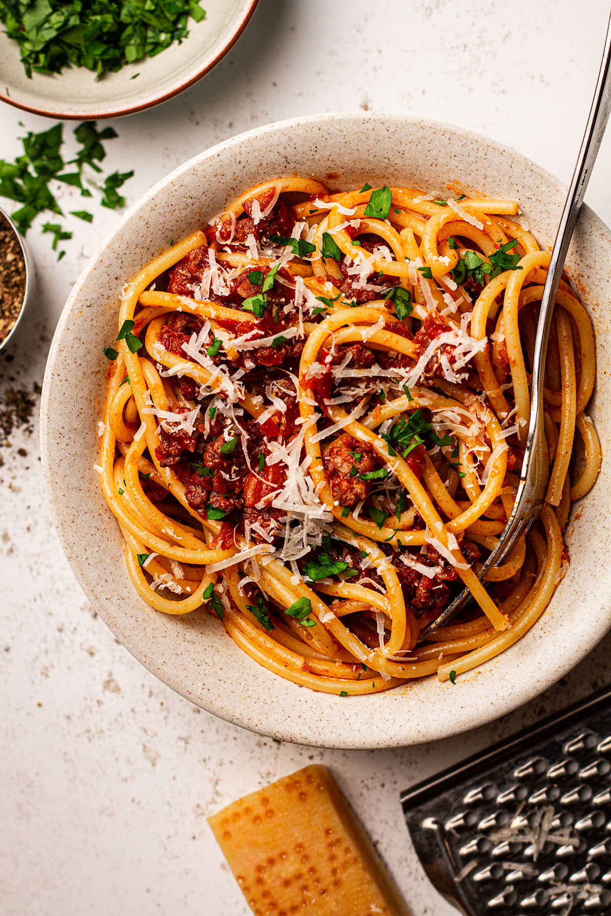 Ground Beef and Red Wine Spaghetti Meat Sauce (Bolognese) - Knife and Soul
